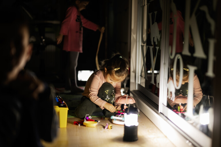What to Do in a Power Outage: Safety and Preparation Guide